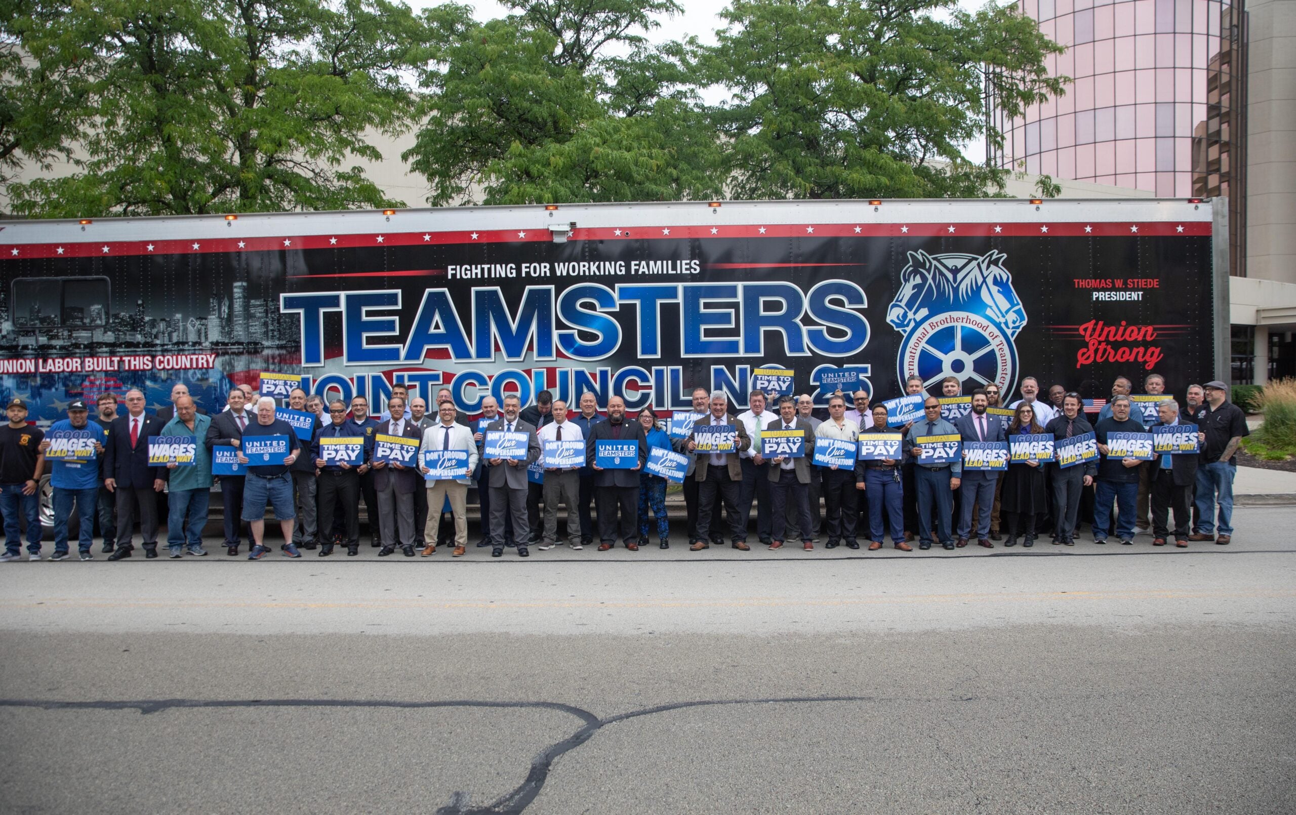 Teamsters Begin Talks with United Airlines - USA Works