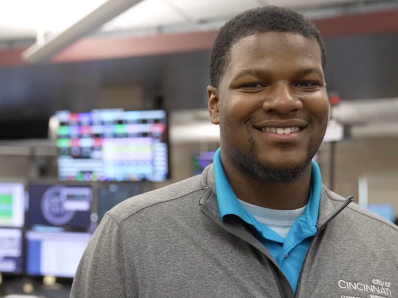 Cincinnati 311 Operator Wins AFSCME's Never Quit Service Award - USA Works