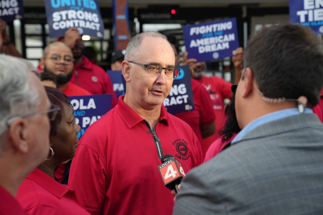 UAW to Rally in Detroit Urging Stellantis to Honor Union Commitments ...