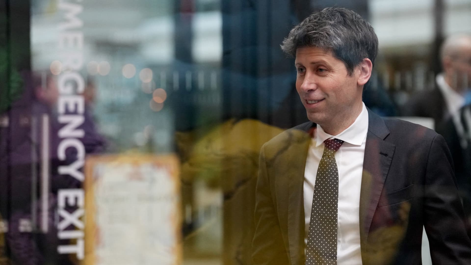 Elon Musk's Attempt to Block OpenAI's UAE AI Deal with Sam Altman - USA ...