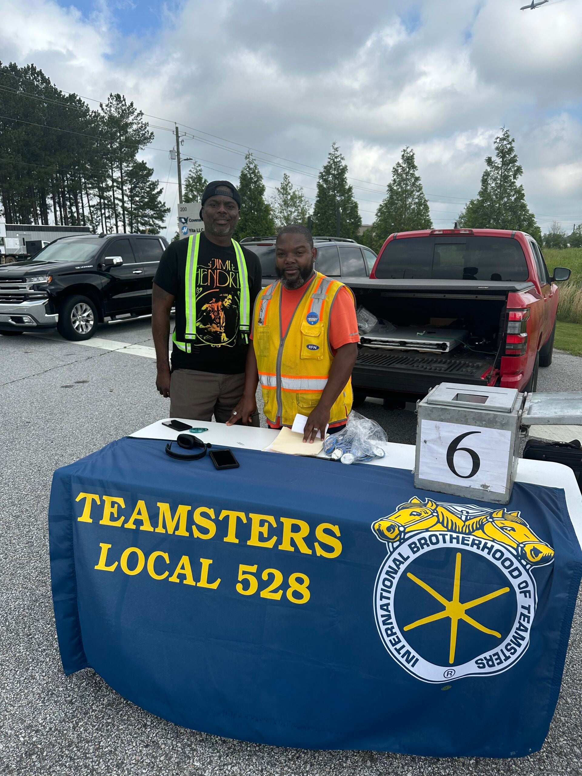 Local 528 Drivers Threaten Strike for Fair Contract at Kroger Facility ...