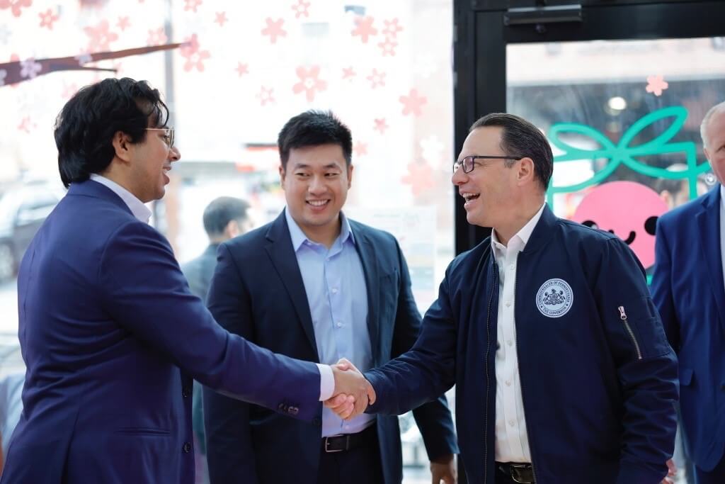 Governor Shapiro Visits Philadelphia's Chinatown to Support Local ...